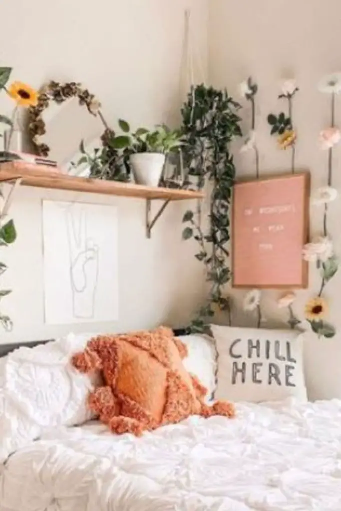 How To Make Your Room Aesthetic When You're On A Budget - Or Broke