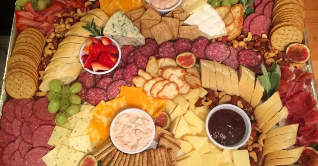 57 Make Ahead Party Food Platters For A Crowd - Budget-Friendly Snack ...